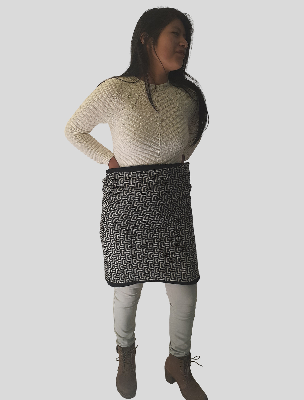Chal de Alpaca Negro y Gris – Tejido a Mano con Efecto 3D