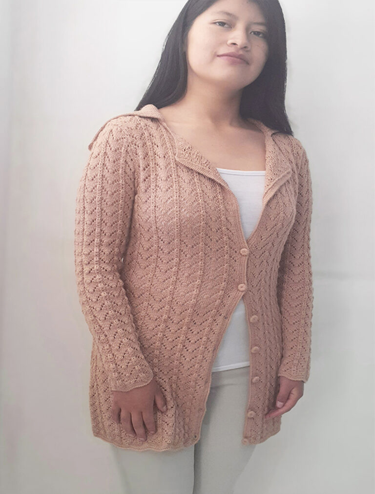 saco de alpaca con diseño floral intarsia